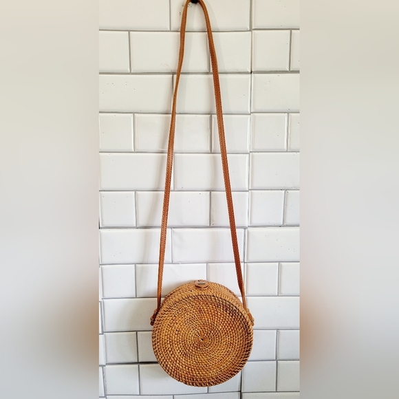 Bags | Nwot Ladies Small Round Circle Rattan Straw Shoulder Purse ...
